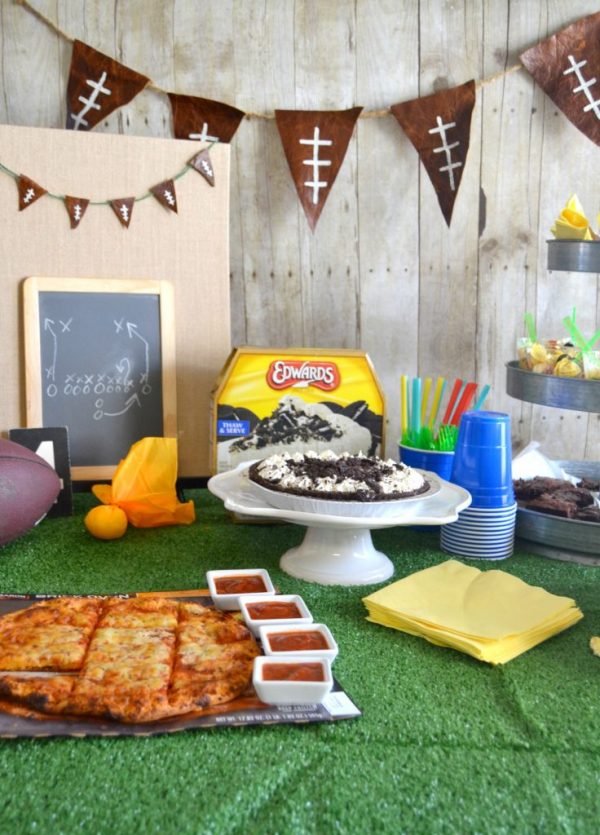 This Football Party Makes Entertaining For The Big Game Easy & Fun!