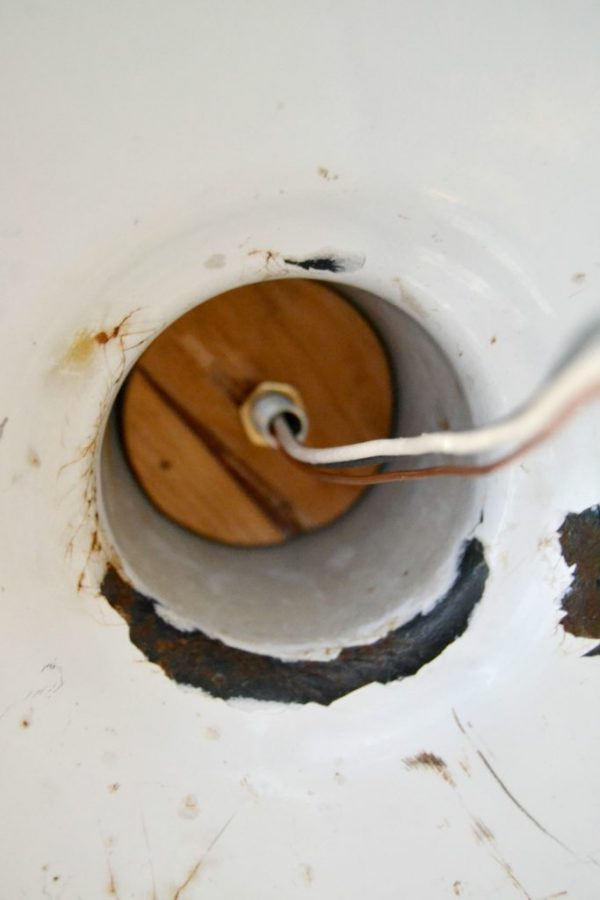 DIY Barn Lighting For Easy Installation And Lots Of Farmhouse Charm