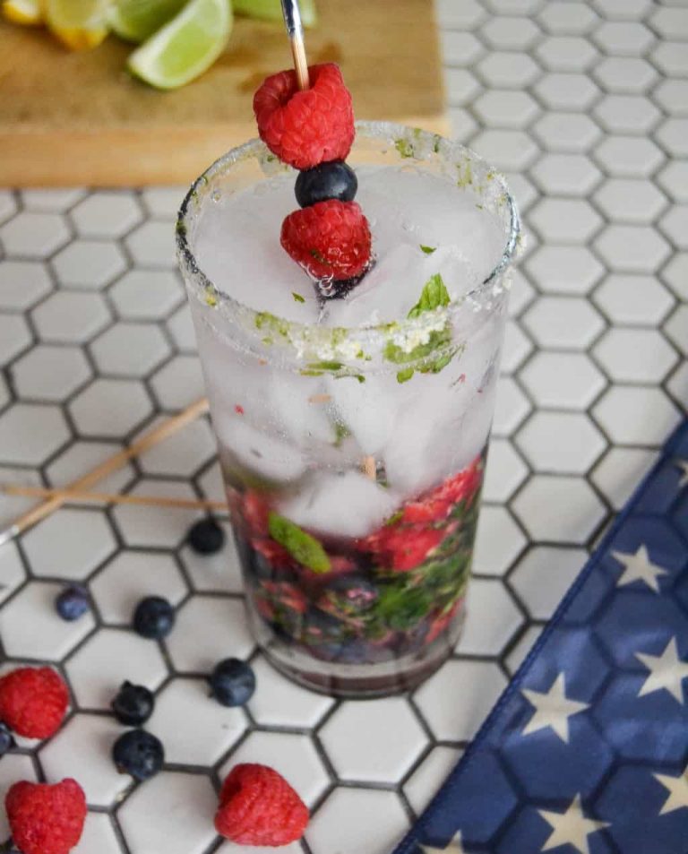 Patriotic Cocktail: Easy & Fresh - My Creative Days