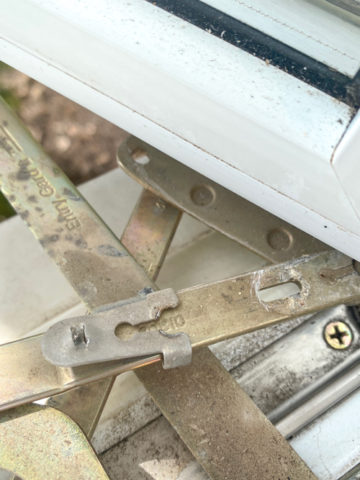 Crank Window Handle Repair: Simple Solution for Broken Cranks - My ...