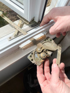 Crank Window Handle Repair: Simple Solution for Broken Cranks - My ...