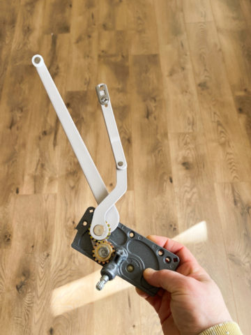 Crank Window Handle Repair: Simple Solution for Broken Cranks - My ...