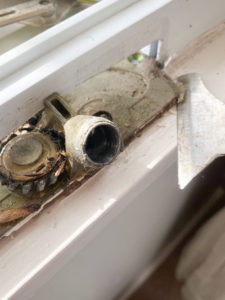 Crank Window Handle Repair: Simple Solution for Broken Cranks - My ...