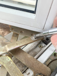 Crank Window Handle Repair: Simple Solution for Broken Cranks - My ...